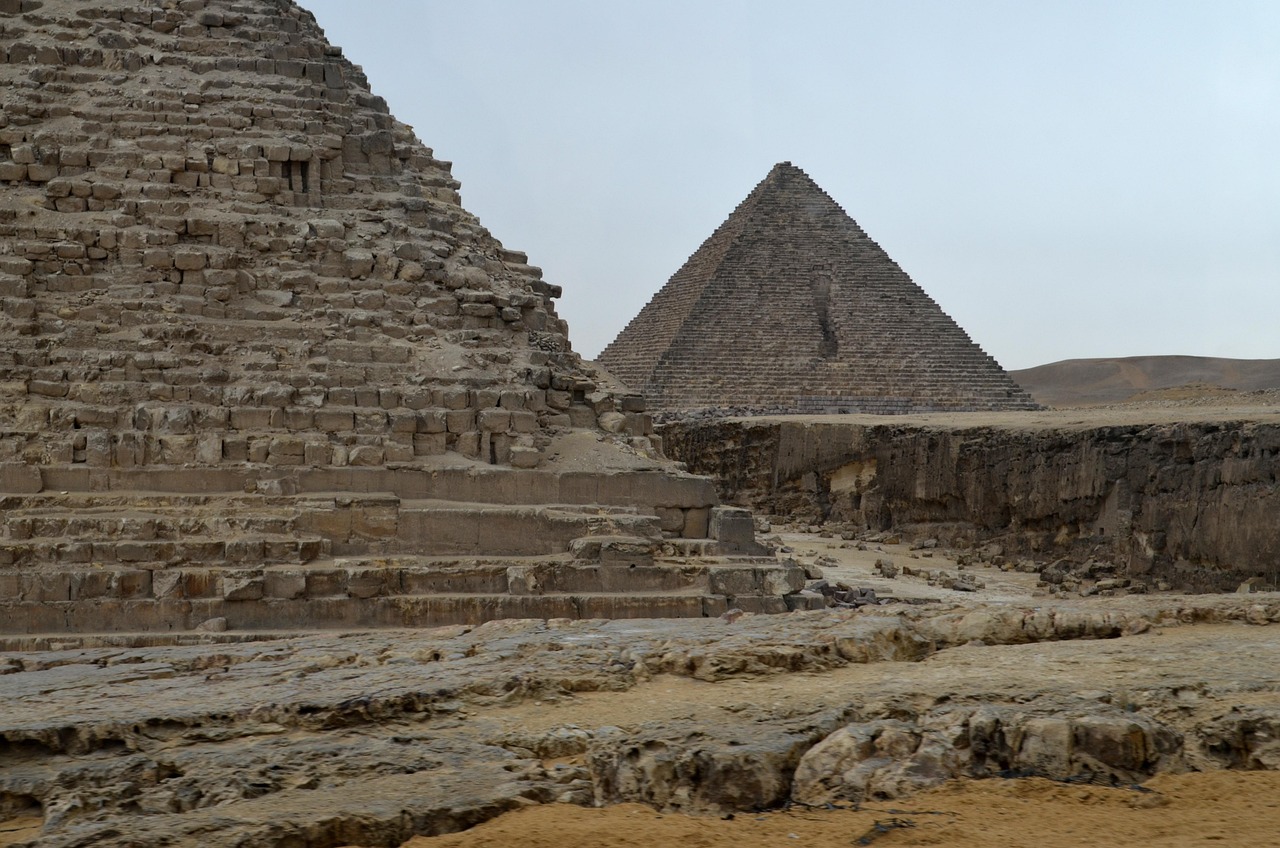 How many major pyramids were built in ancient Egypt? - Spark Trivia